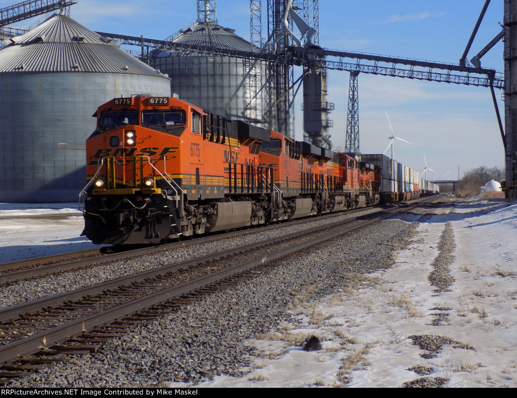 BNSF 6775